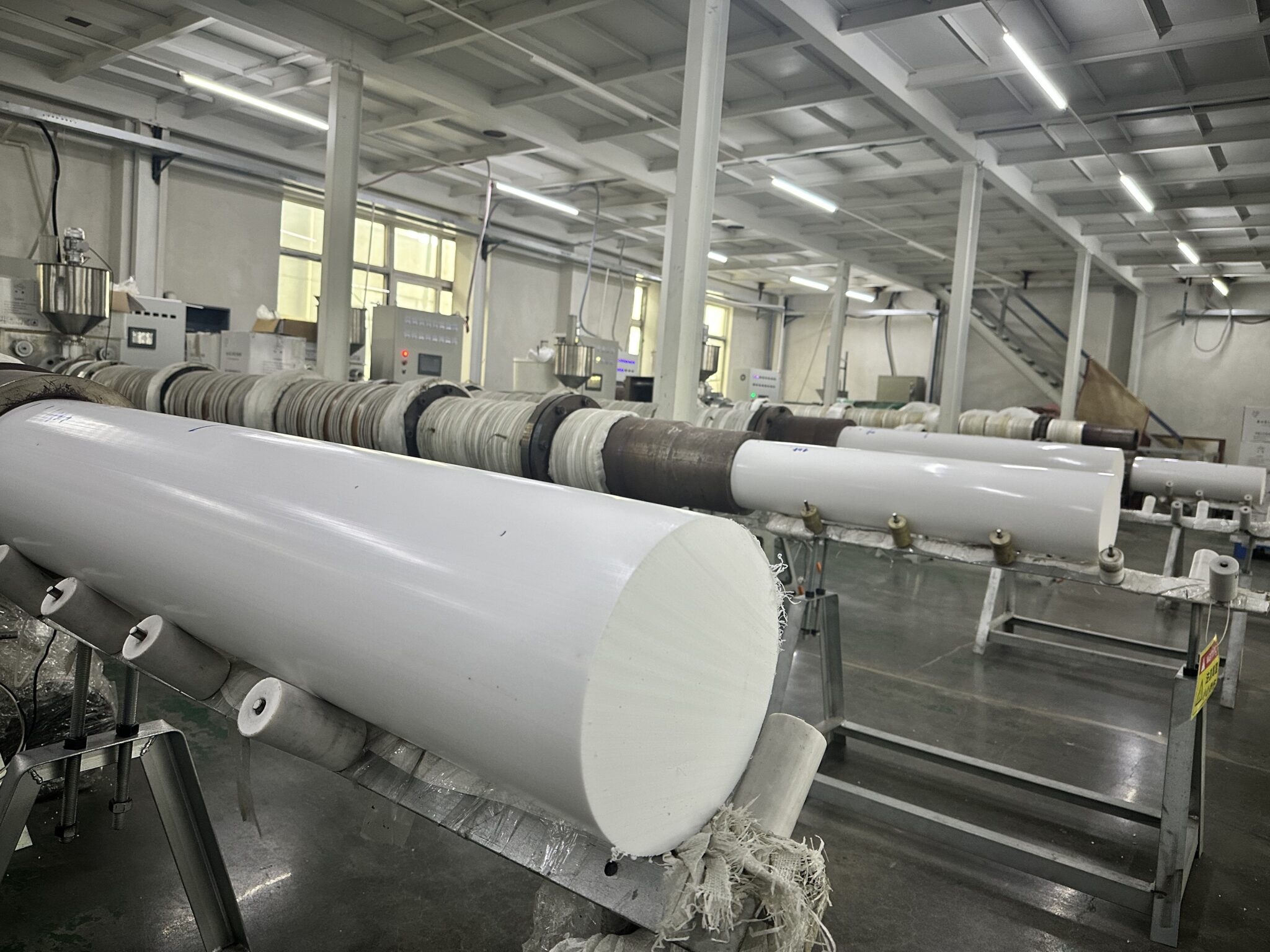 Extrusion PTFE Rod - SY PLASTIC ENGINEERING MANUFACTURING